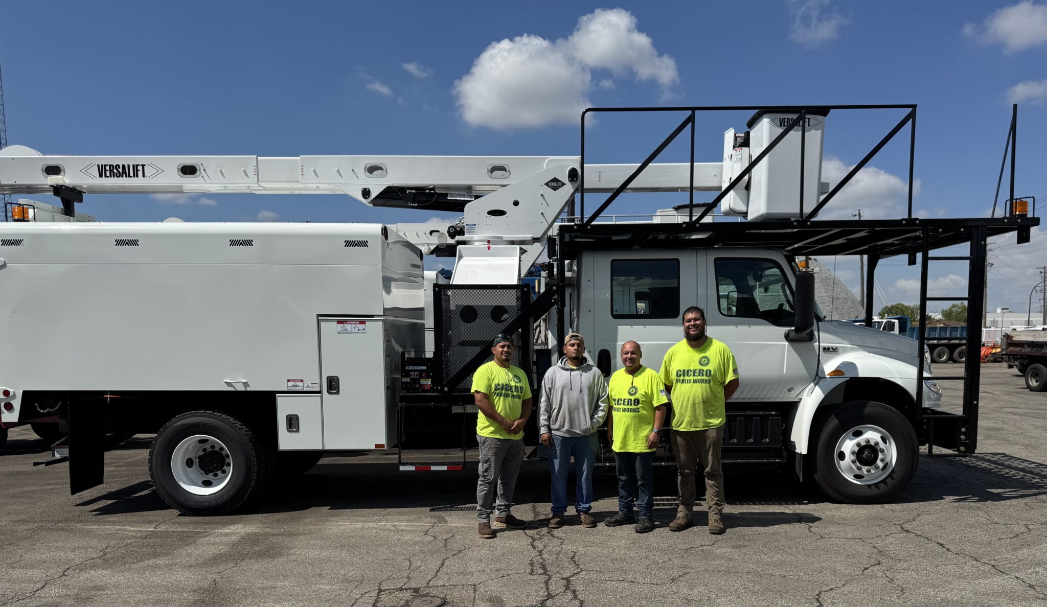Town of Cicero Adds New Versalift Bucket Truck with Arbortech Chipper ...